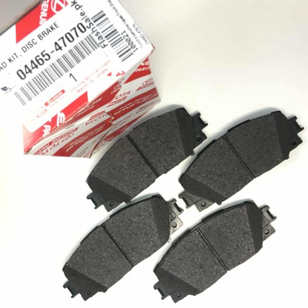 Toyota Genuine Japan Front Disk Brake Pad 4 Pcs Kit 04465-47070