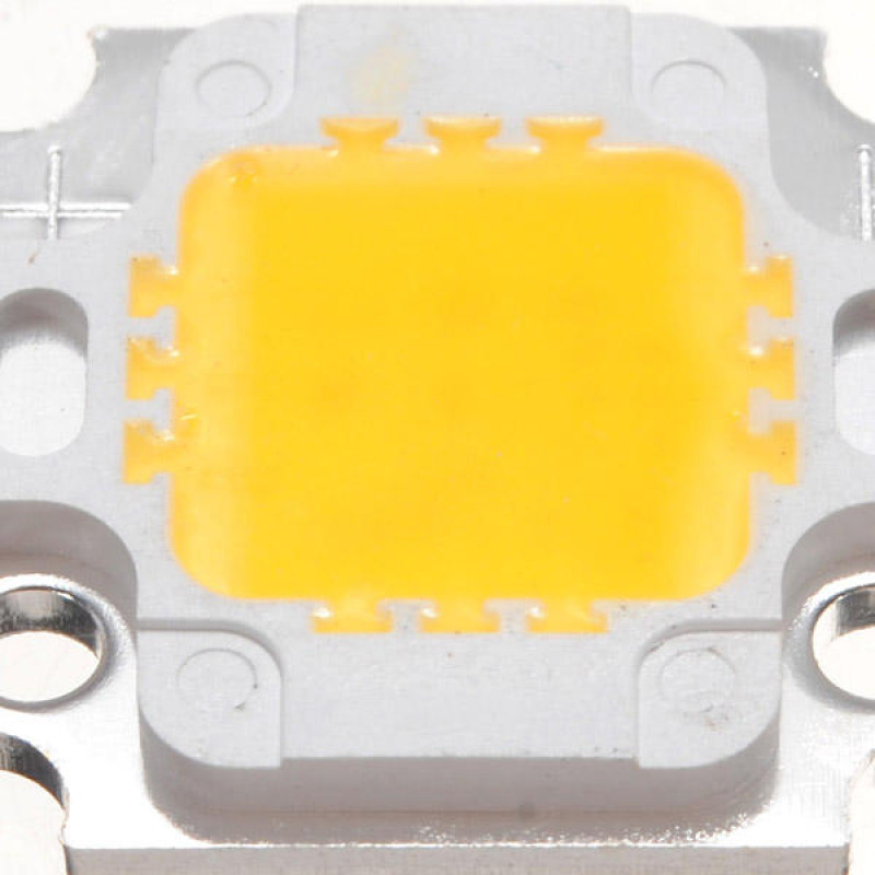 Ultra Bright 900 lumens 10W 9-12V DC LED Light Chip