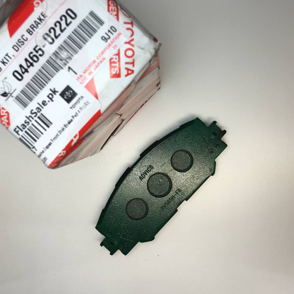 Toyota Genuine Japan Front Disk Brake Pad 4 Pcs Kit 04465-02220