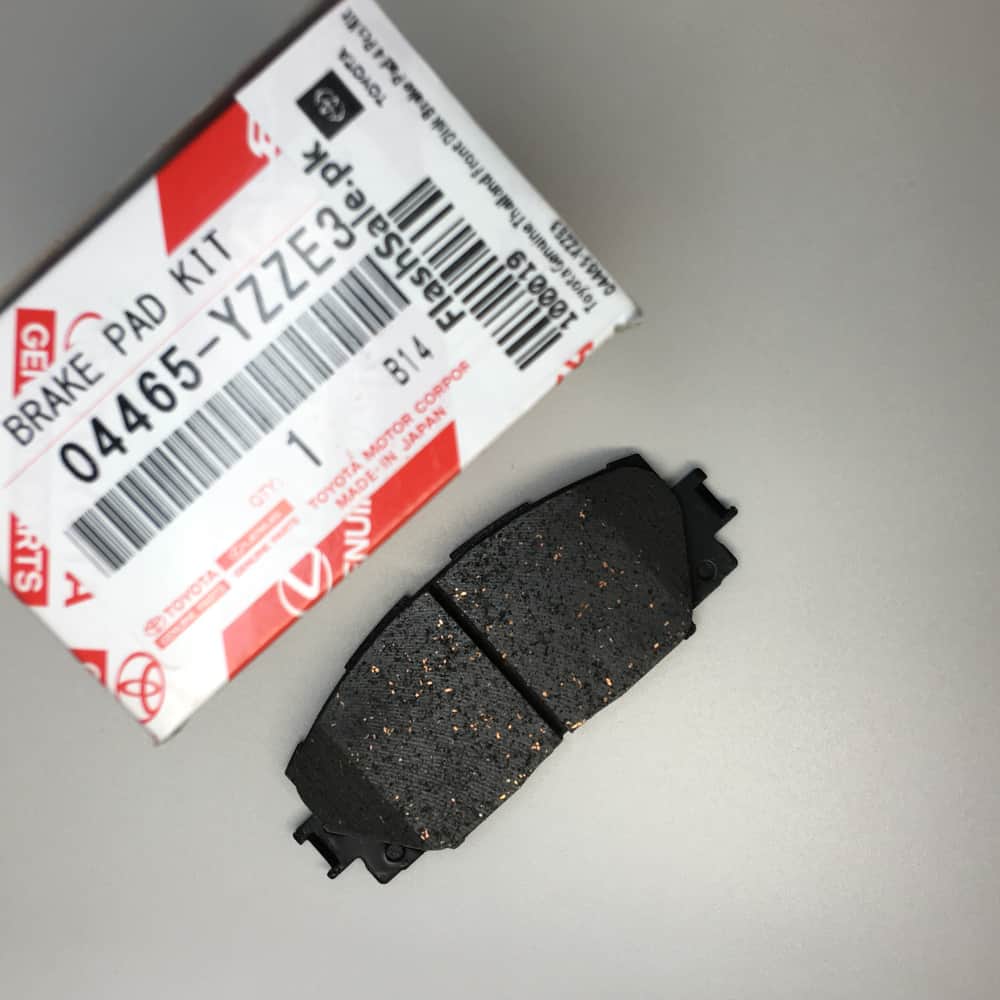 Toyota Genuine Japan Front Disk Brake Pad 4 Pcs Kit 04465-YZZE3