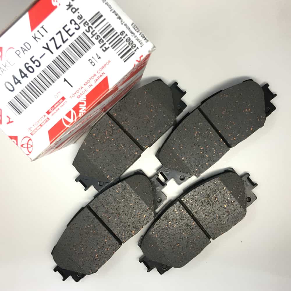 Toyota Genuine Japan Front Disk Brake Pad 4 Pcs Kit 04465-YZZE3