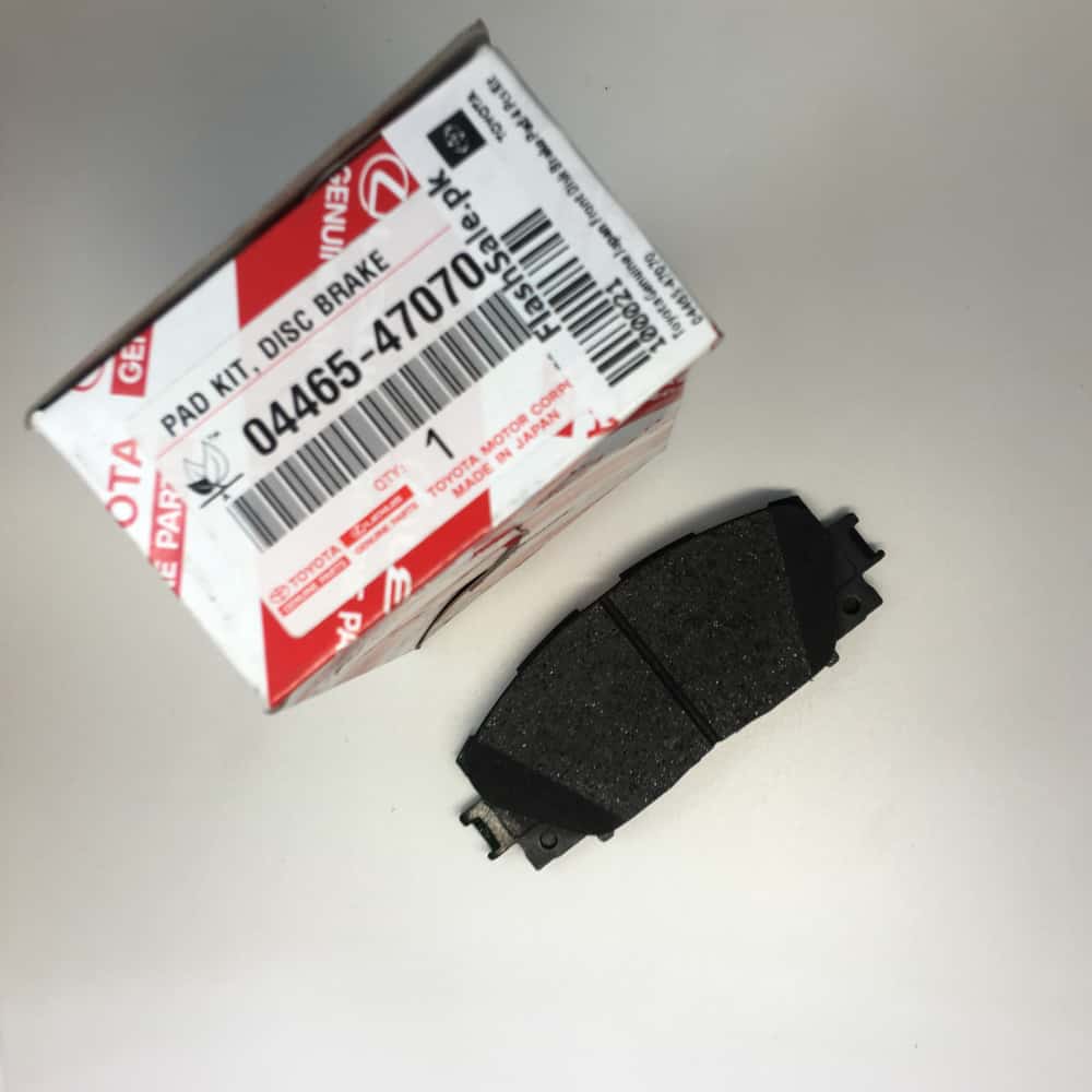 Toyota Genuine Japan Front Disk Brake Pad 4 Pcs Kit 04465-47070